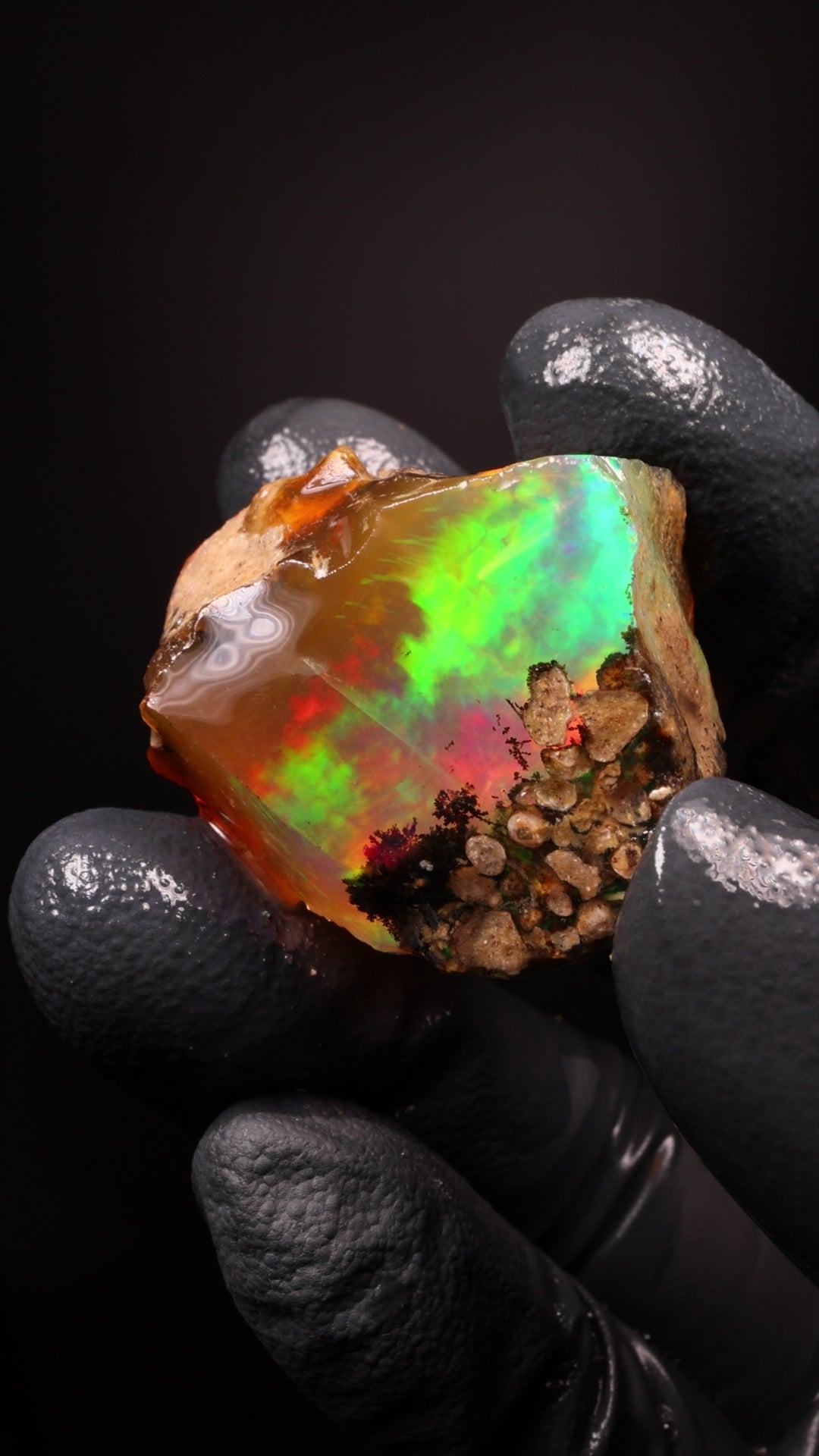 15.94g Rough Specimen – The Opal Trove