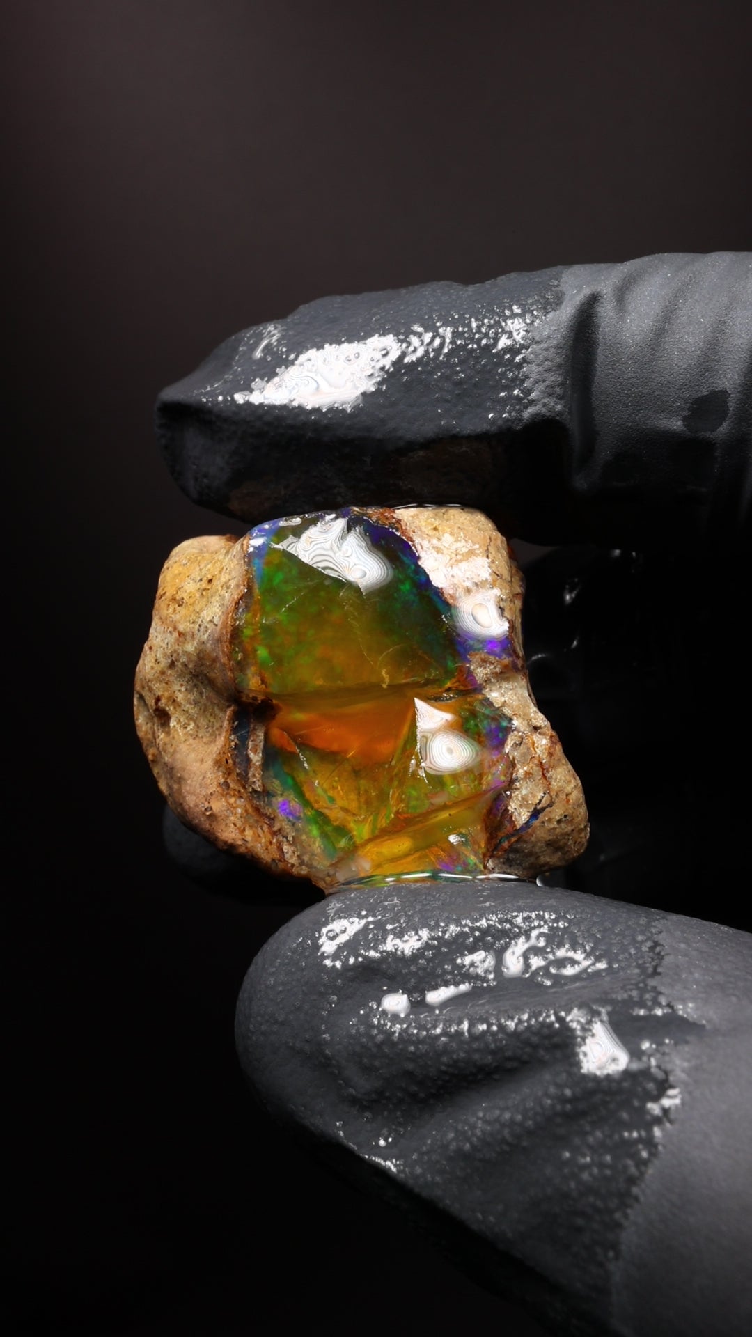 16.00g Rough Specimen – The Opal Trove